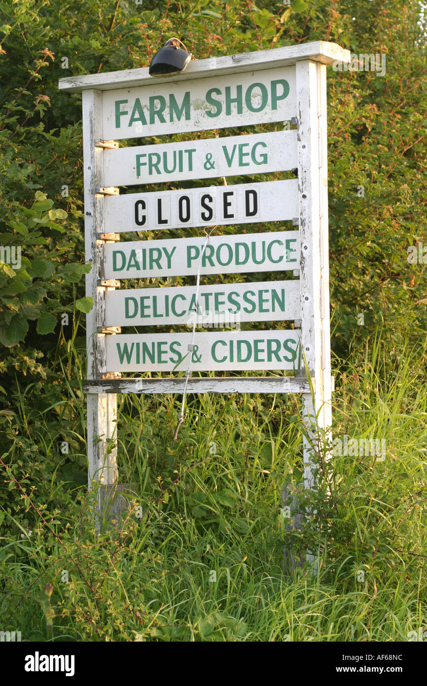 Closed down farm uk hi-res stock photography and images - Alamy