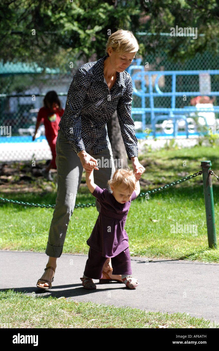 Child starting to walk hi-res stock photography and images - Alamy