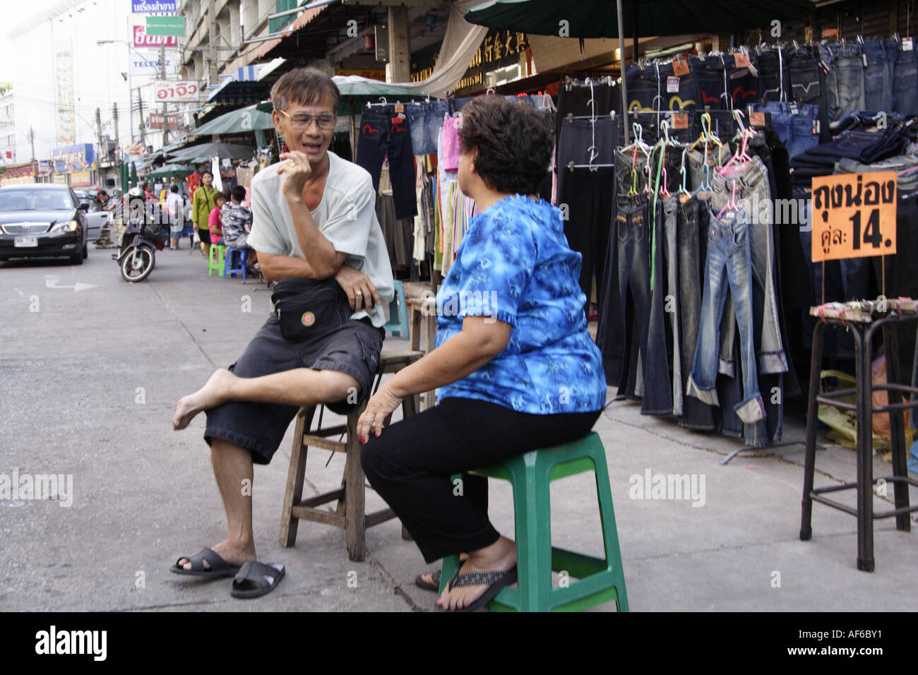 Khao san road bangkok clothes hi-res stock photography and images - Alamy