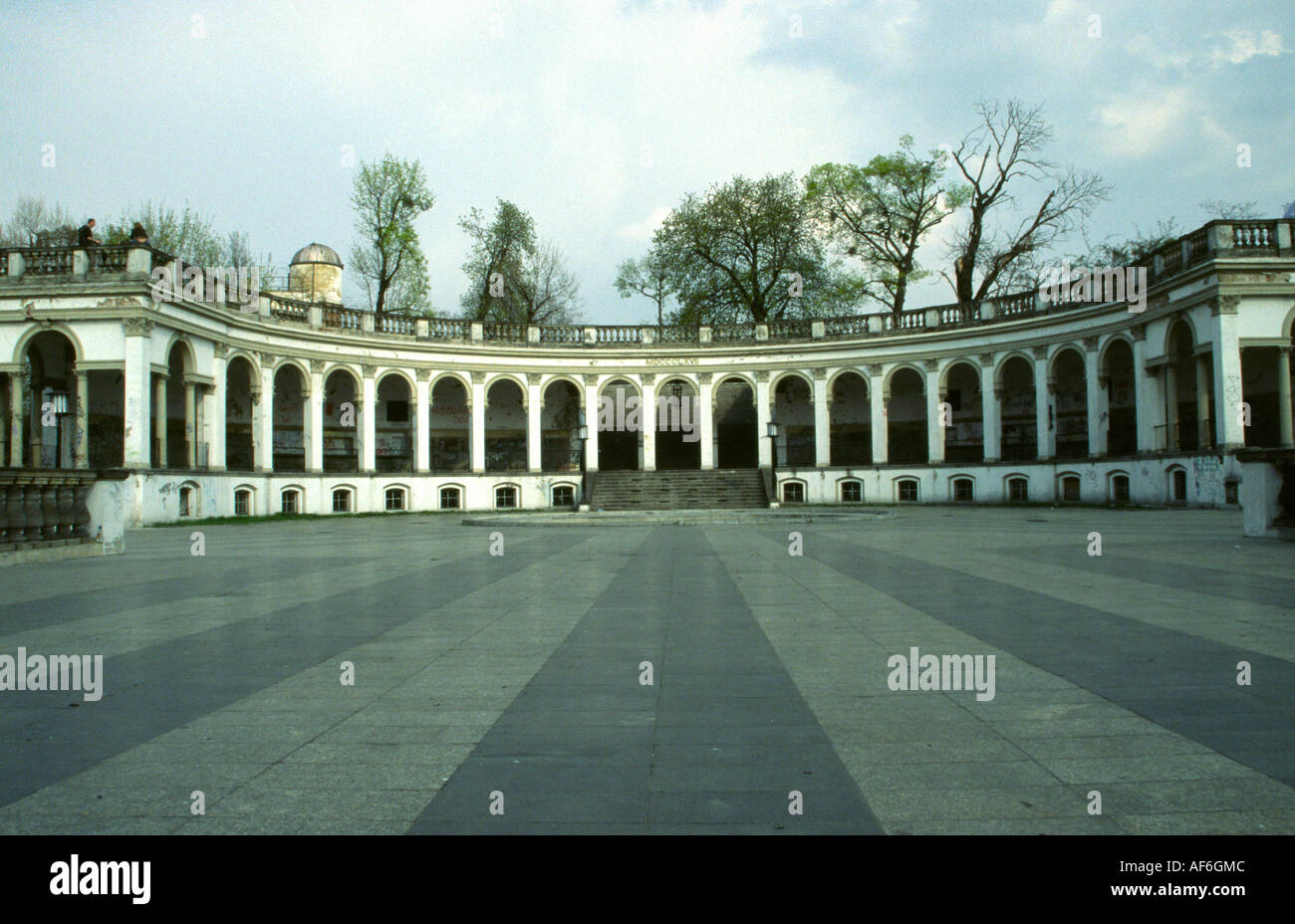 Semi circle hi-res stock photography and images - Alamy