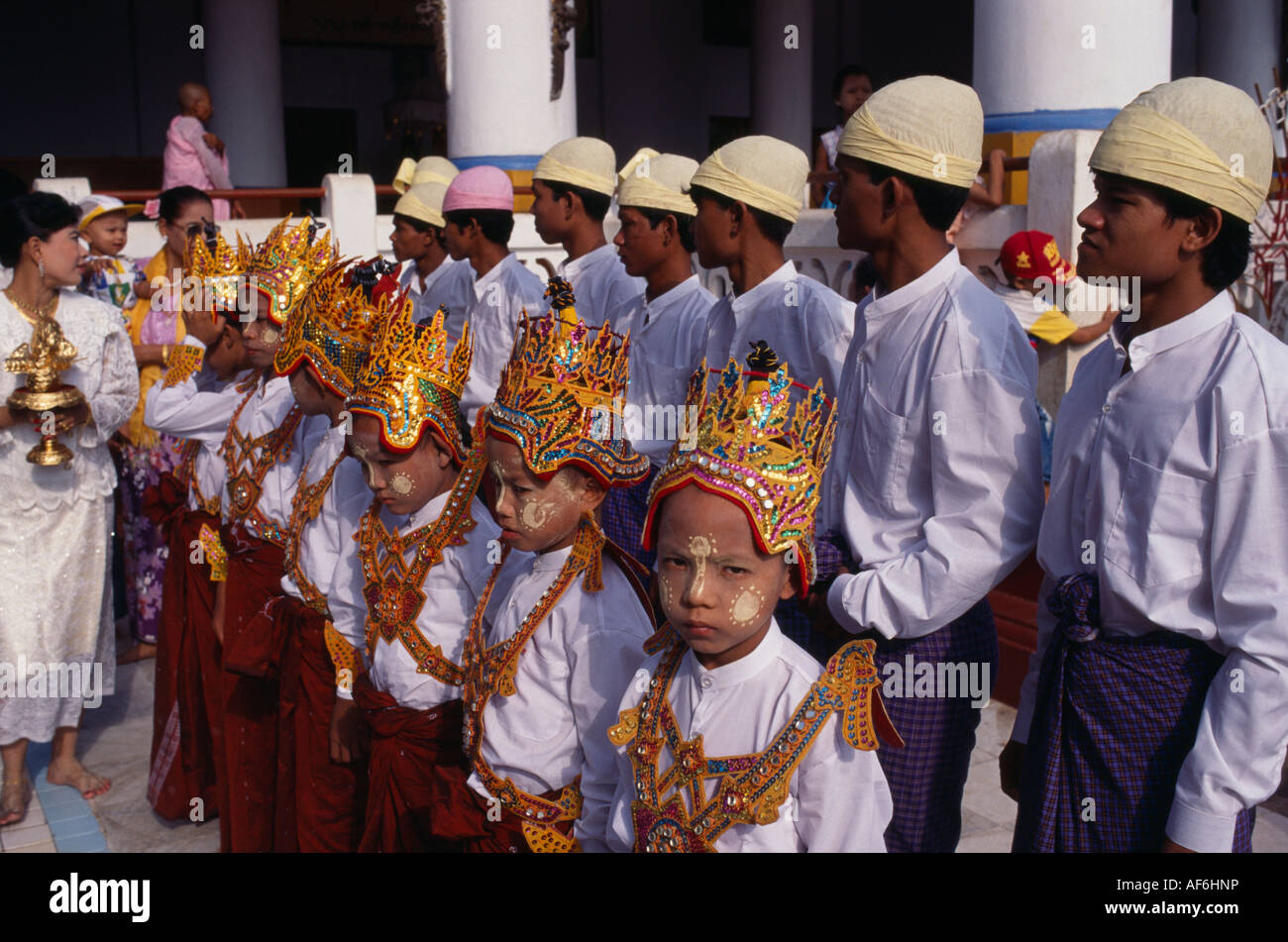 MYANMAR Religion Buddhism Stock Photo - Alamy