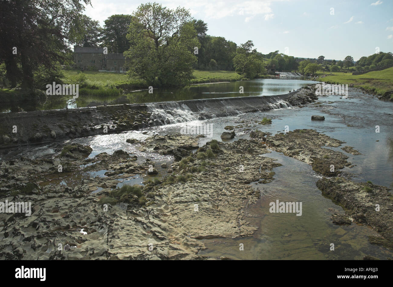 Yorkshire weir hi-res stock photography and images - Alamy