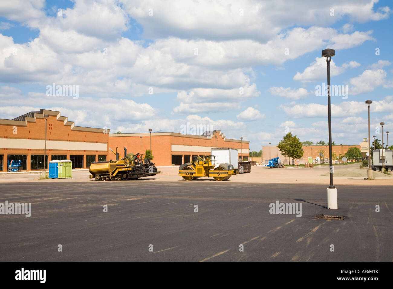 New Shopping Mall under Construction Stock Photo - Alamy