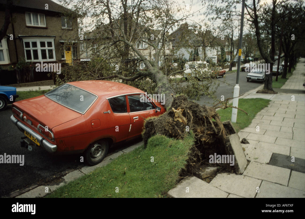 1987 great storm hi-res stock photography and images - Alamy