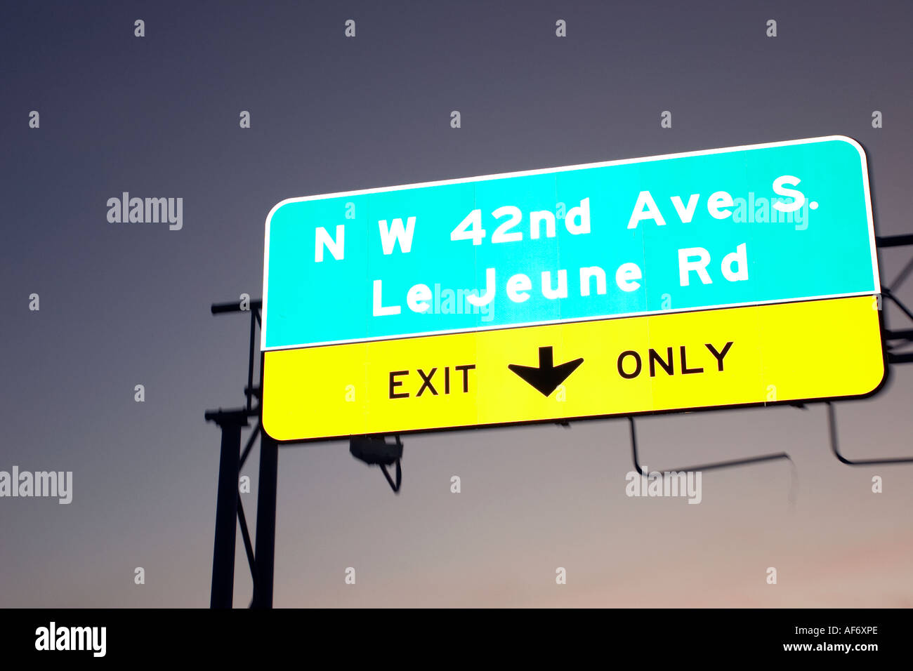 Signpost on Miami freeway Stock Photo - Alamy