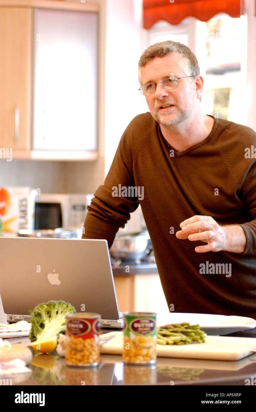 Family at lunch in a restaurant uk hi-res stock photography and images ...