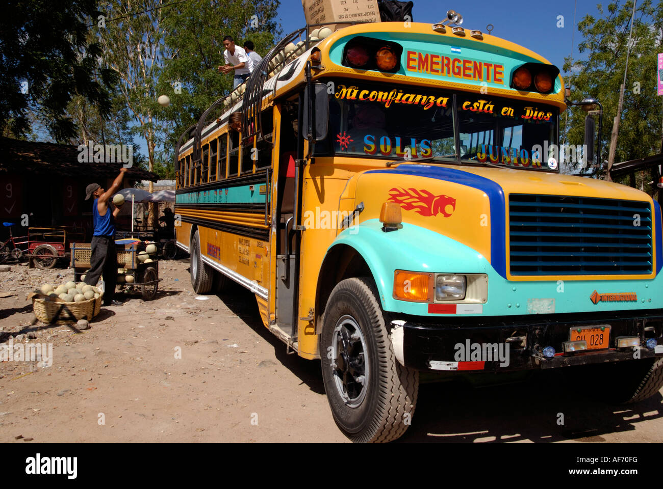 Bus loading hi-res stock photography and images - Alamy