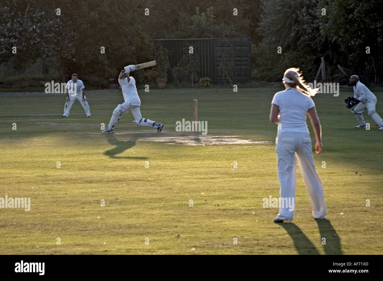 England women cricket player hi-res stock photography and images - Alamy