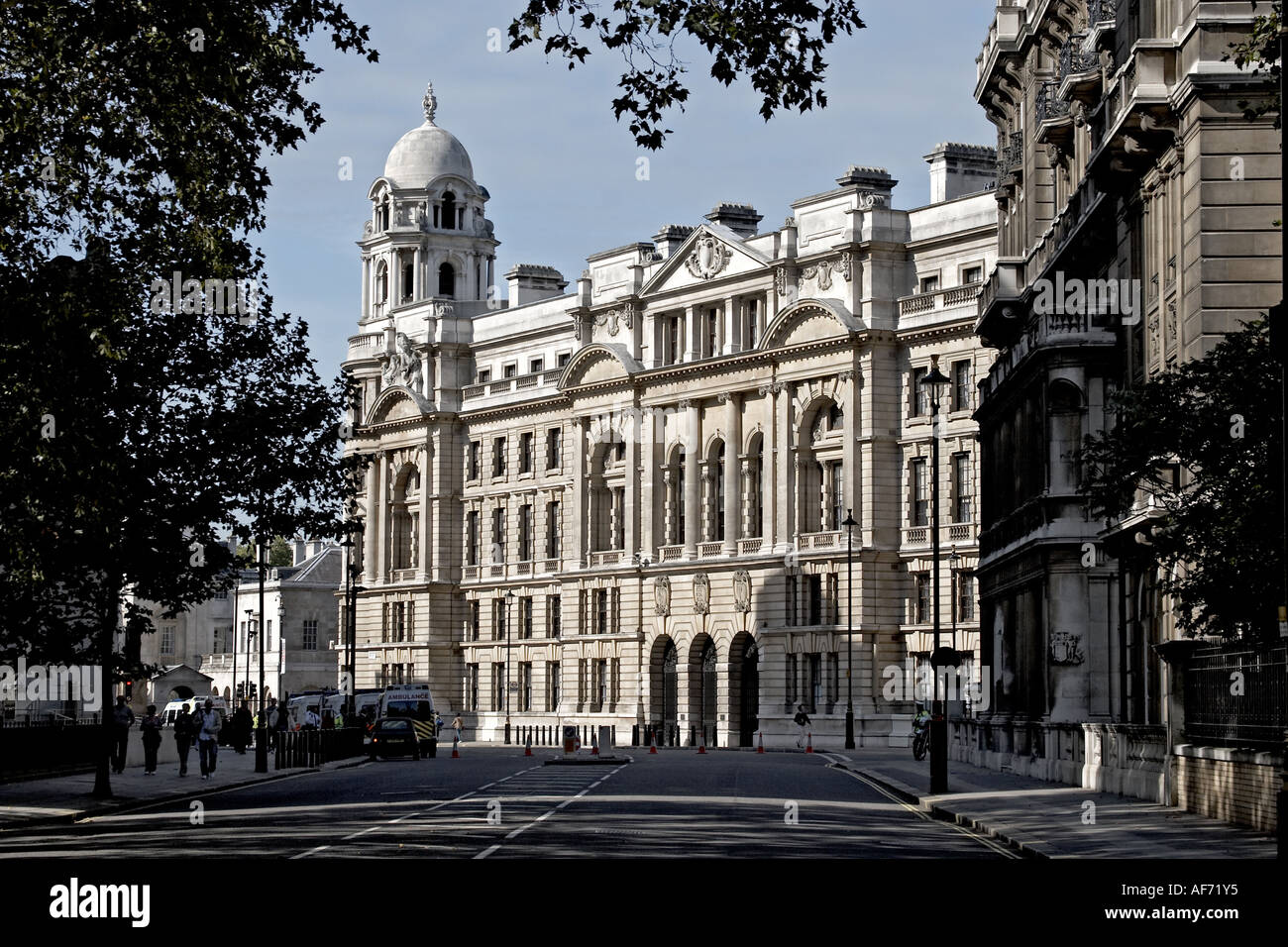 Historic buildings on Horseguards Avenue London SW1 England Stock Photo ...