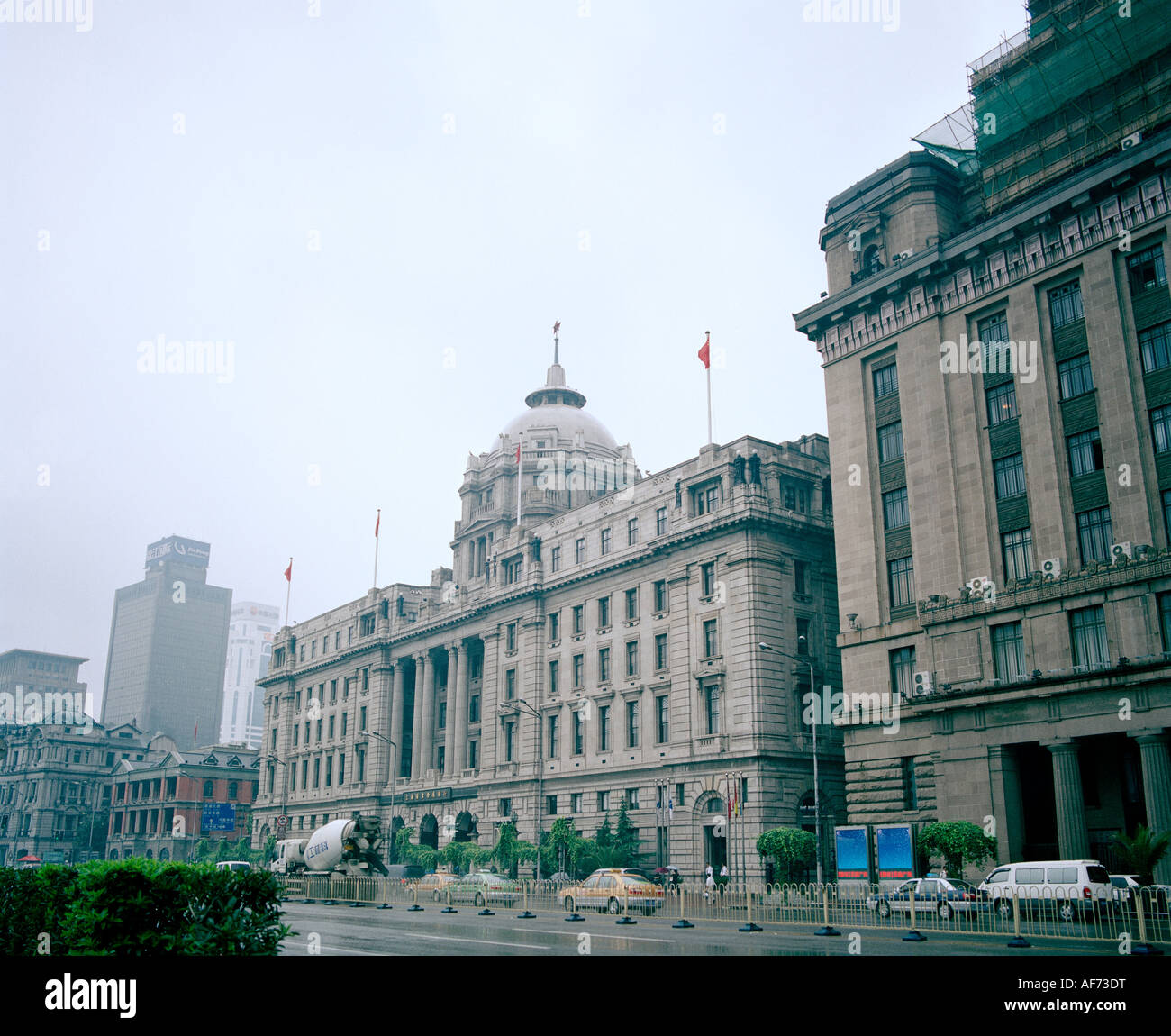 Hong kong and shanghai bank bund hi-res stock photography and images ...