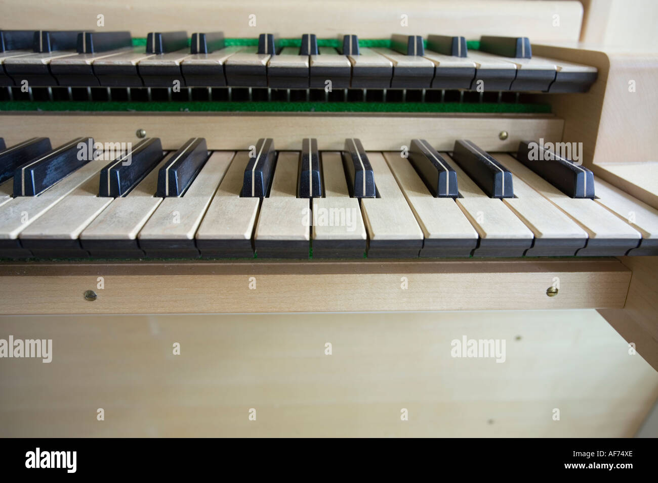 Organ keyboard hi-res stock photography and images - Alamy