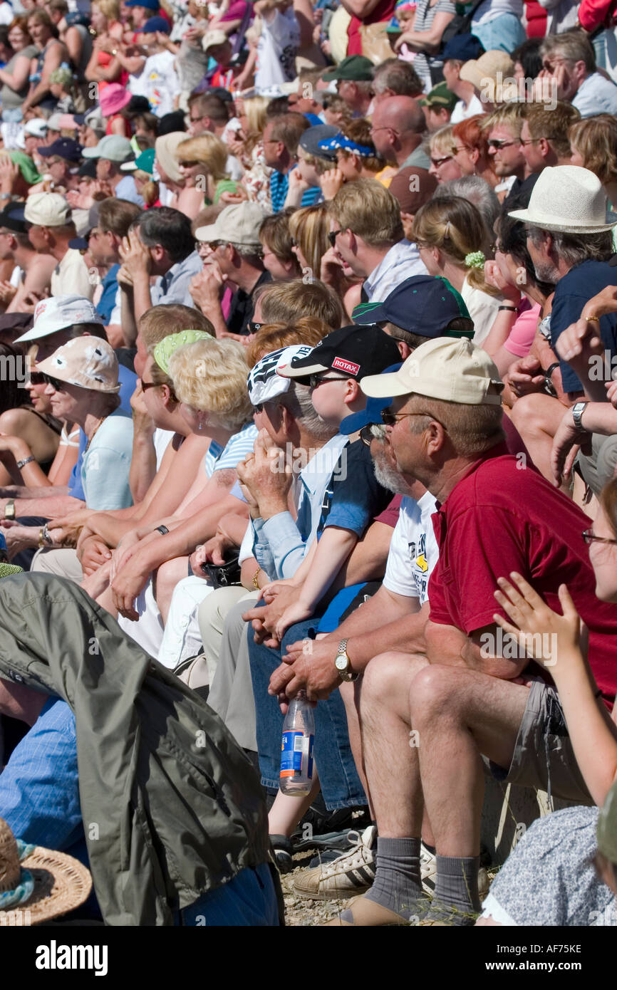 crowd of spectators Stock Photo - Alamy