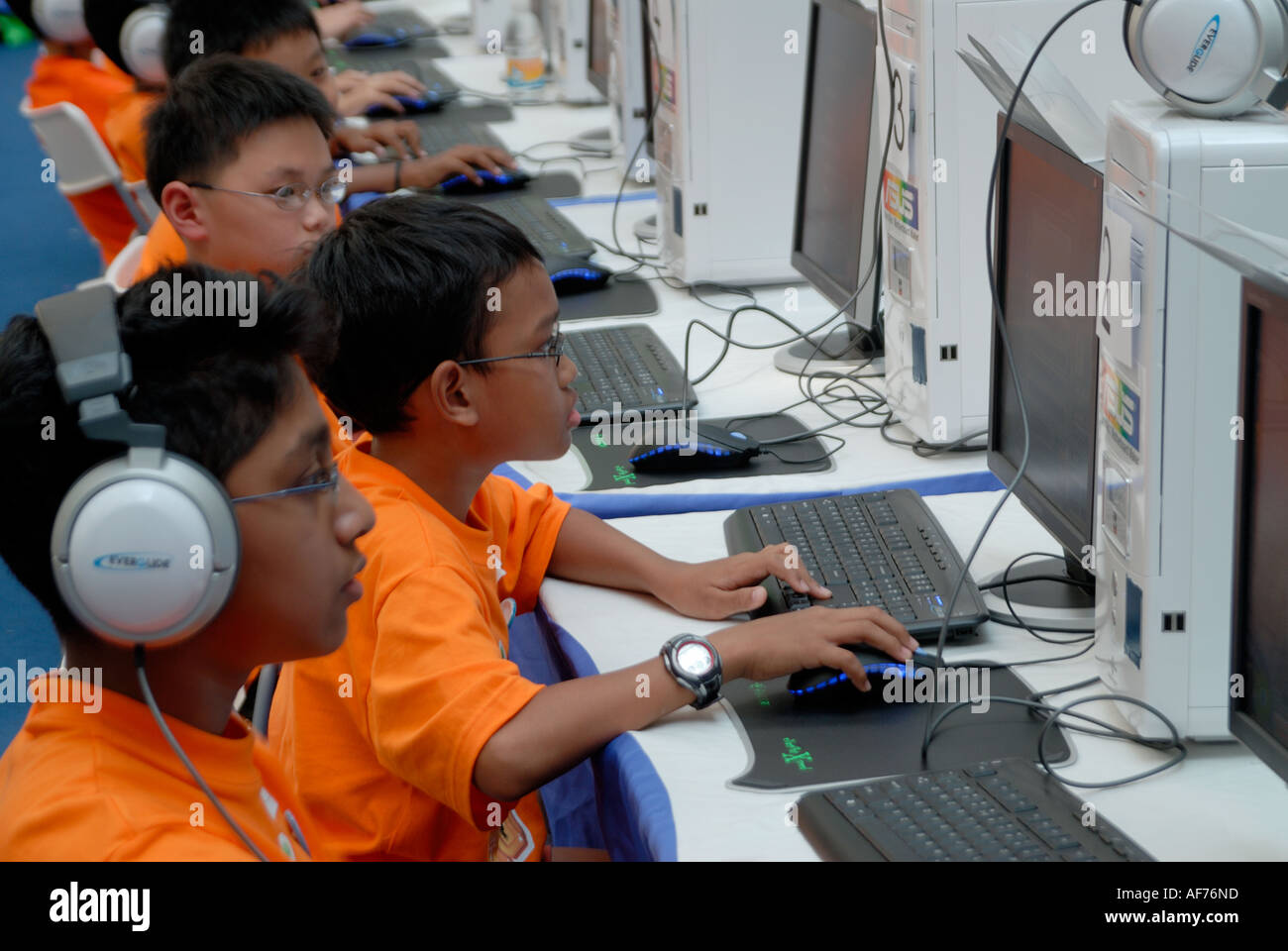 Singapore schoolchildren participating in national computer competition ...