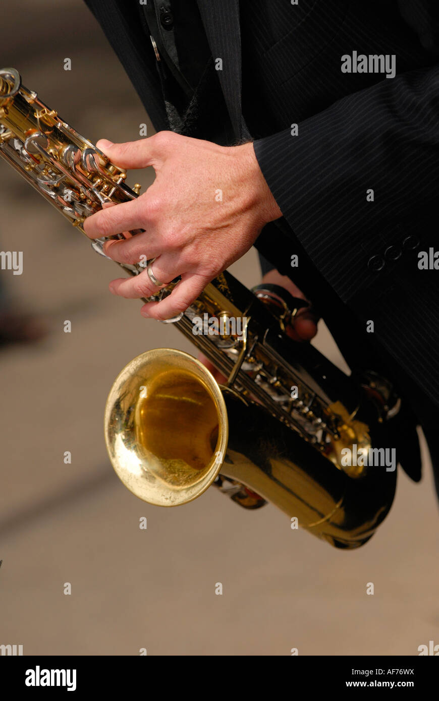 Derry band hi-res stock photography and images - Alamy