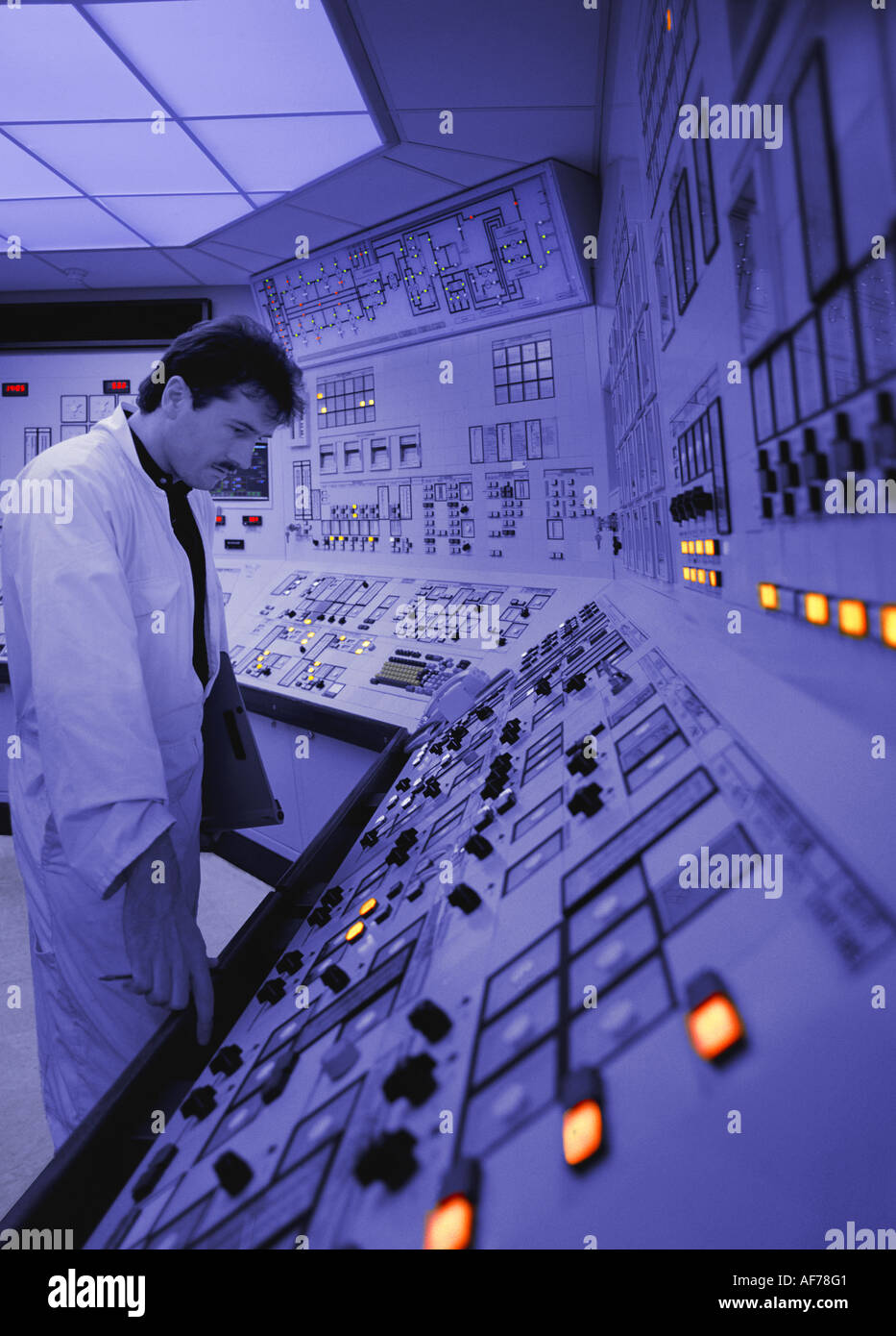 Control room scientist hi-res stock photography and images - Alamy