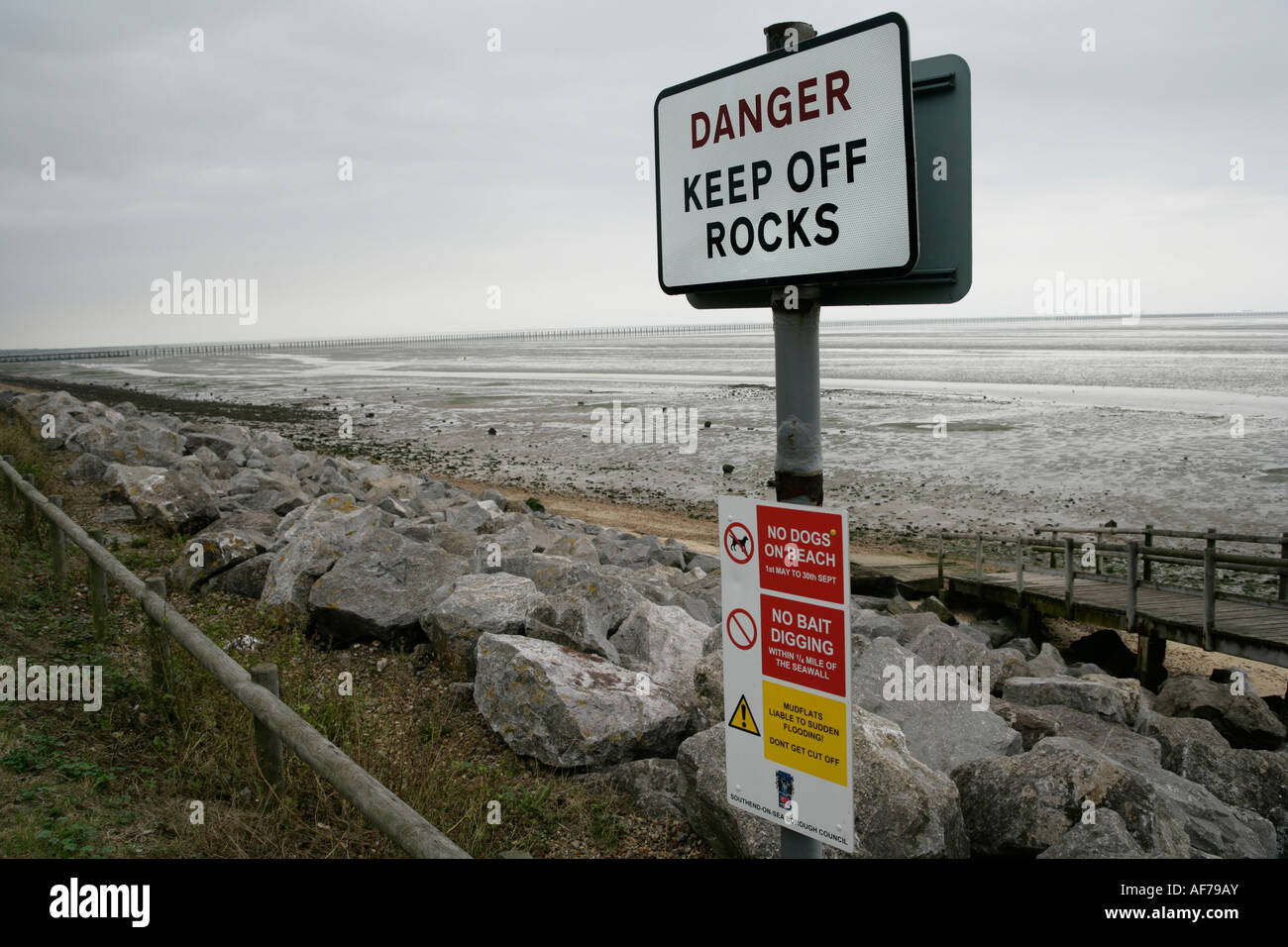 Keep Off Rocks warning sign, Shoebury East Beach near Southend on Sea ...