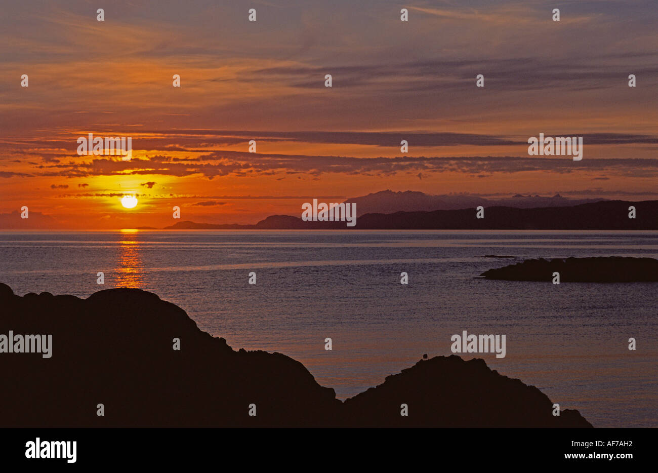 Scotland. Isle of Skye. Coastal sunset Stock Photo - Alamy