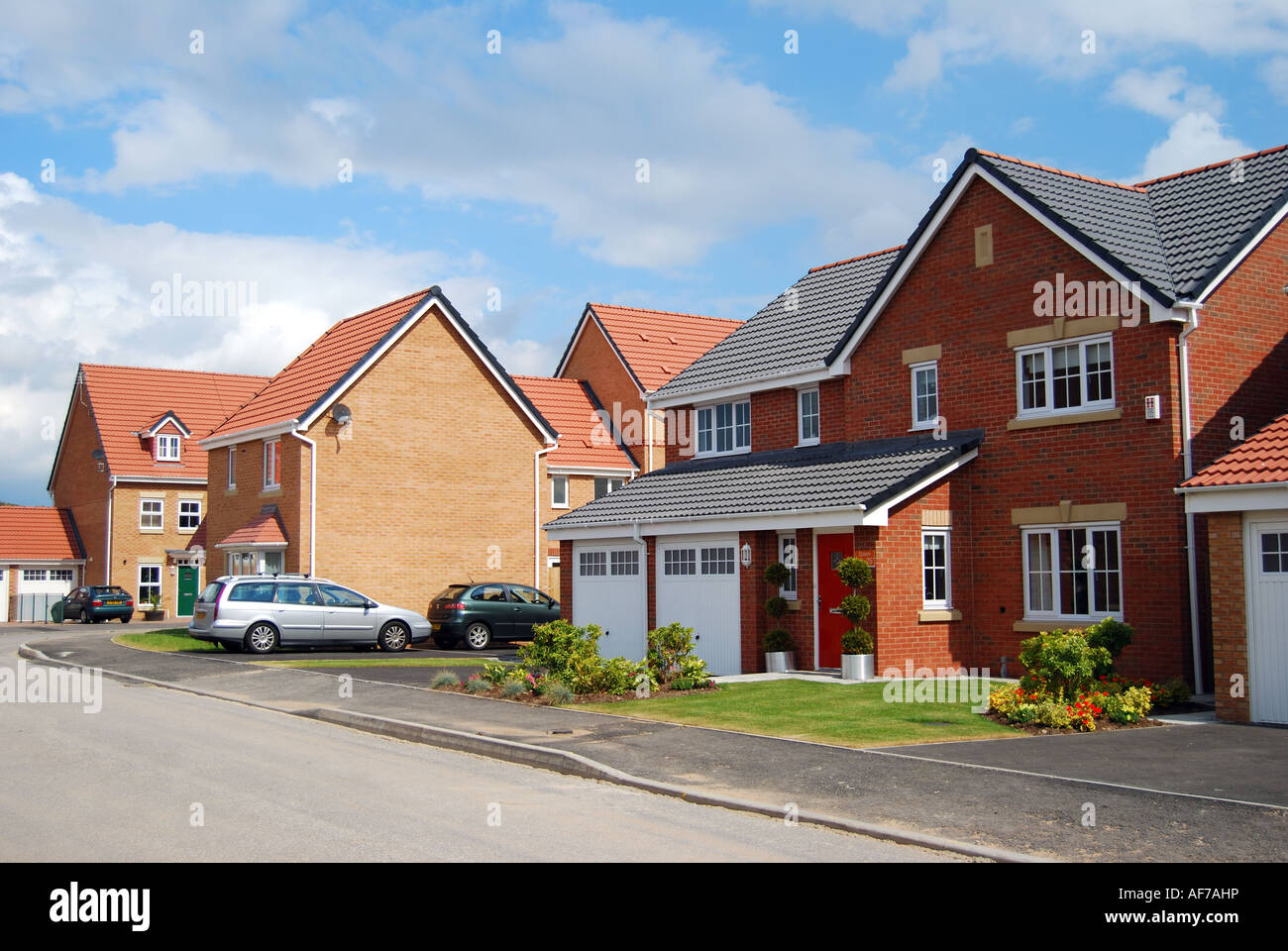 Modern semi-detached houses, Barratt Homes Development, Edwinstowe ...