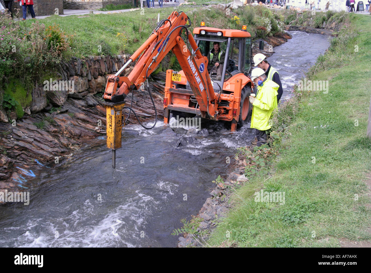 Deepening river bed hi-res stock photography and images - Alamy