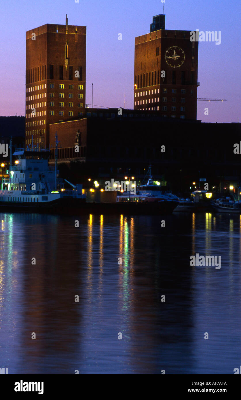 Oslo nighttime hi-res stock photography and images - Alamy