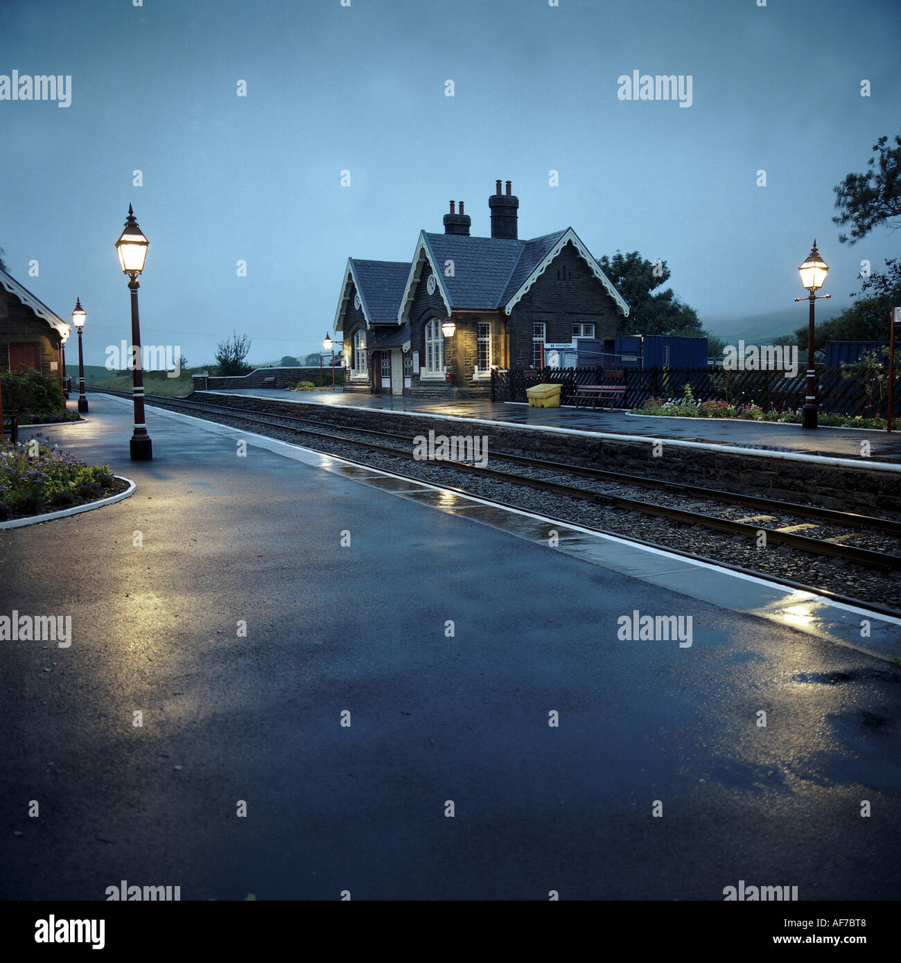 Victorian railway station hi-res stock photography and images - Alamy