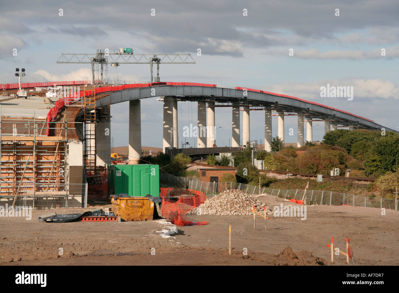 building of new Kingsferry Bridge to the isle of sheppey southern ...