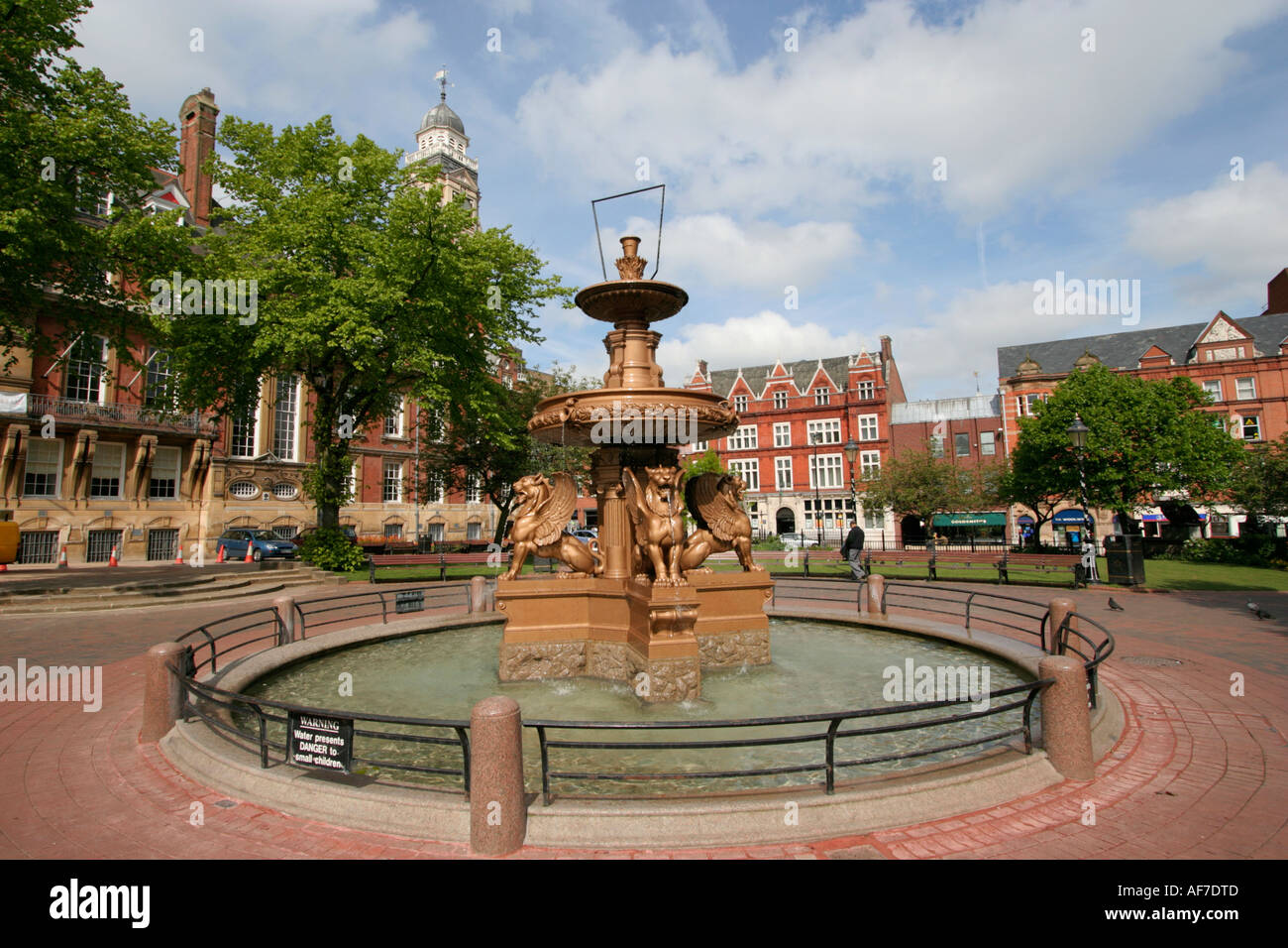 Victorian water feature hi-res stock photography and images - Alamy