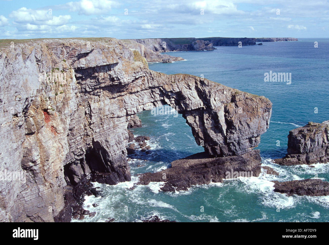 The Green Bridge of Wales spectacular natural arch pembrokeshire ...