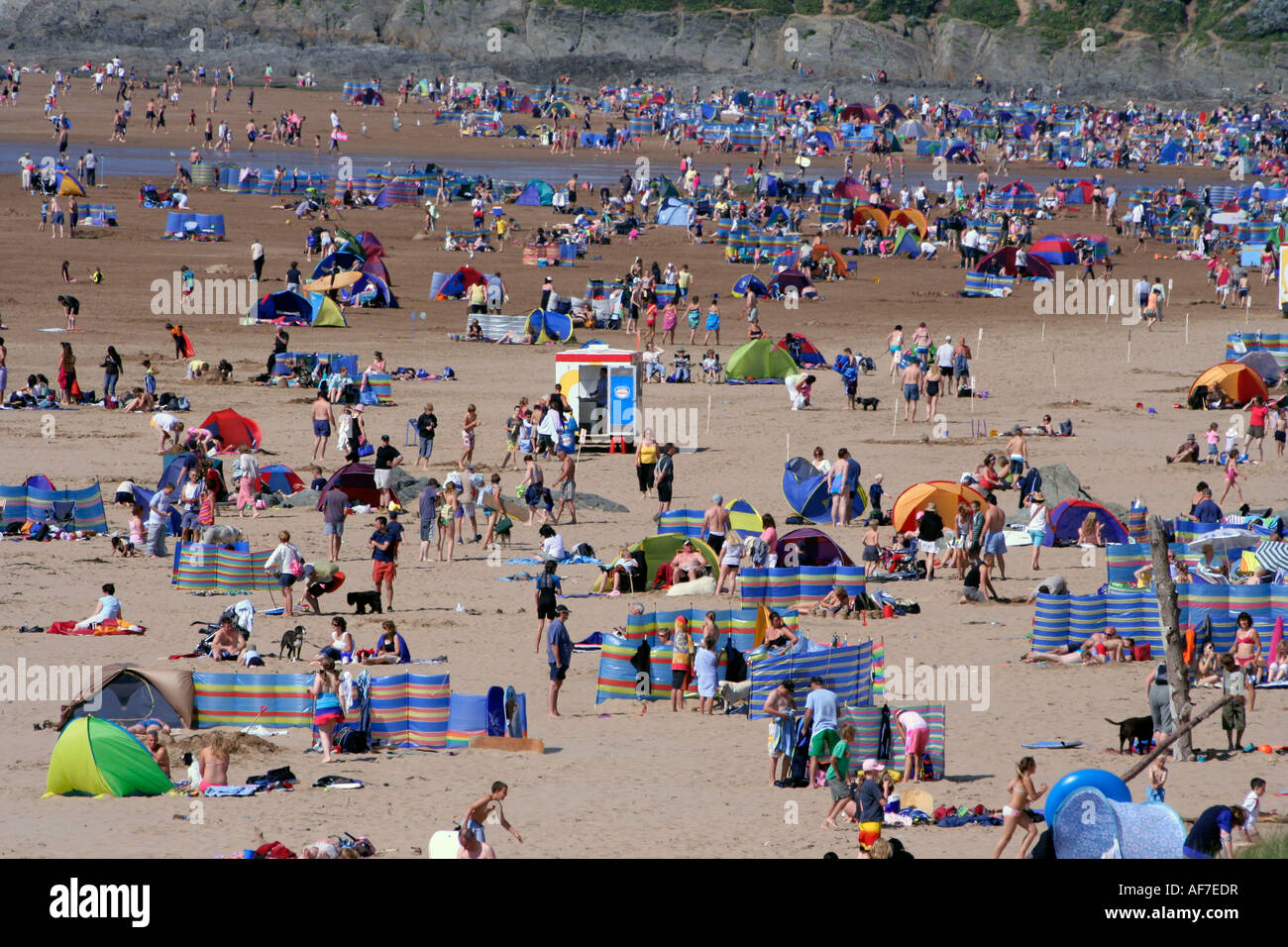 Crowded woolacombe beach hi-res stock photography and images - Alamy