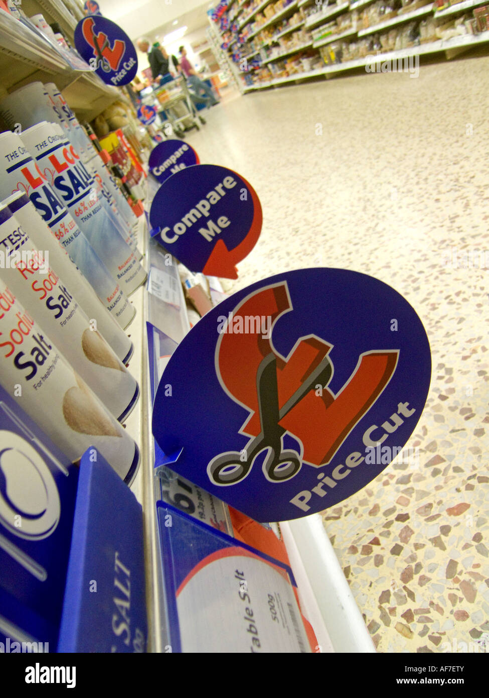 Price Cut signs in a super market during a price war Stock Photo - Alamy