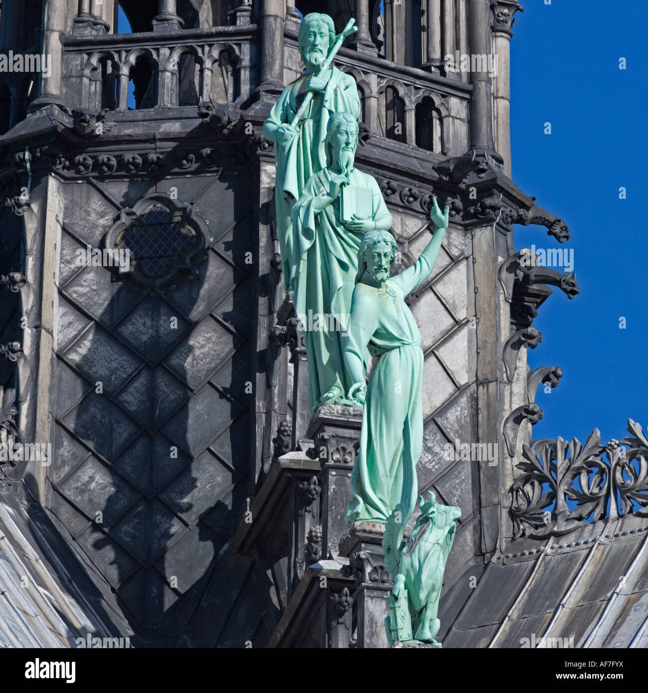 Notre dame cathedral apostle statues hi-res stock photography and ...