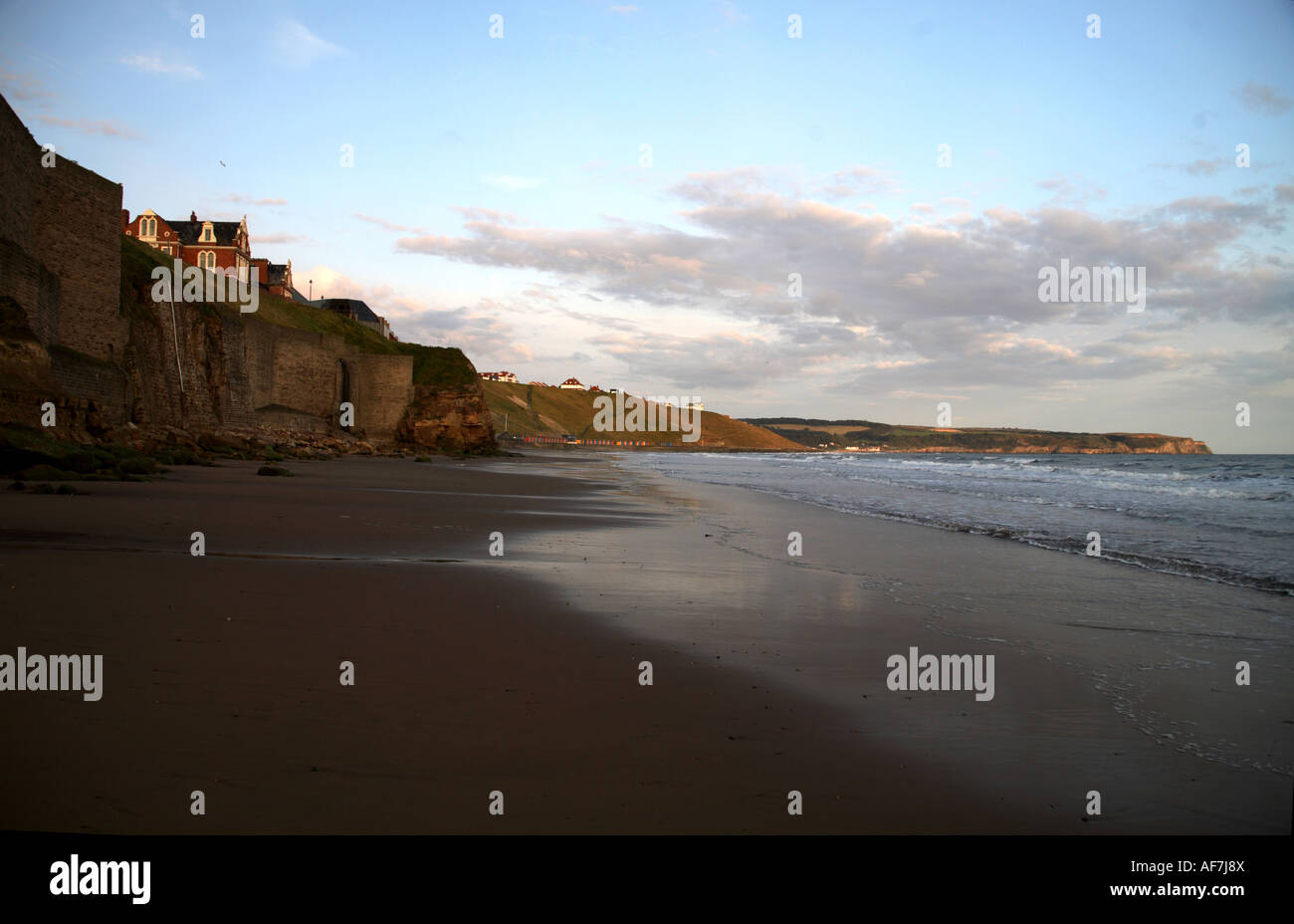 Whitby beach trail hi-res stock photography and images - Alamy