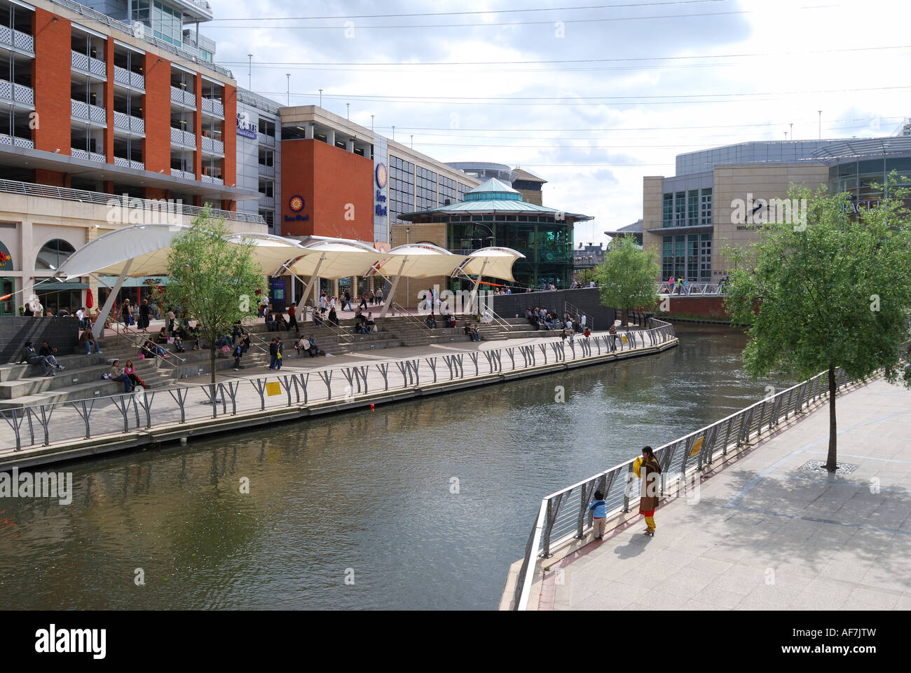 Kennet e avon canal reading hi-res stock photography and images - Alamy