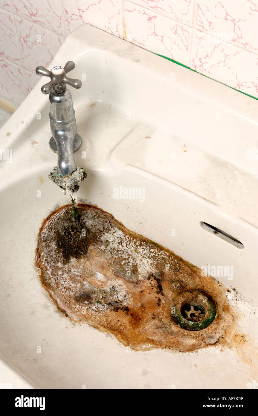 Dirty old tap sink basin hi-res stock photography and images - Alamy