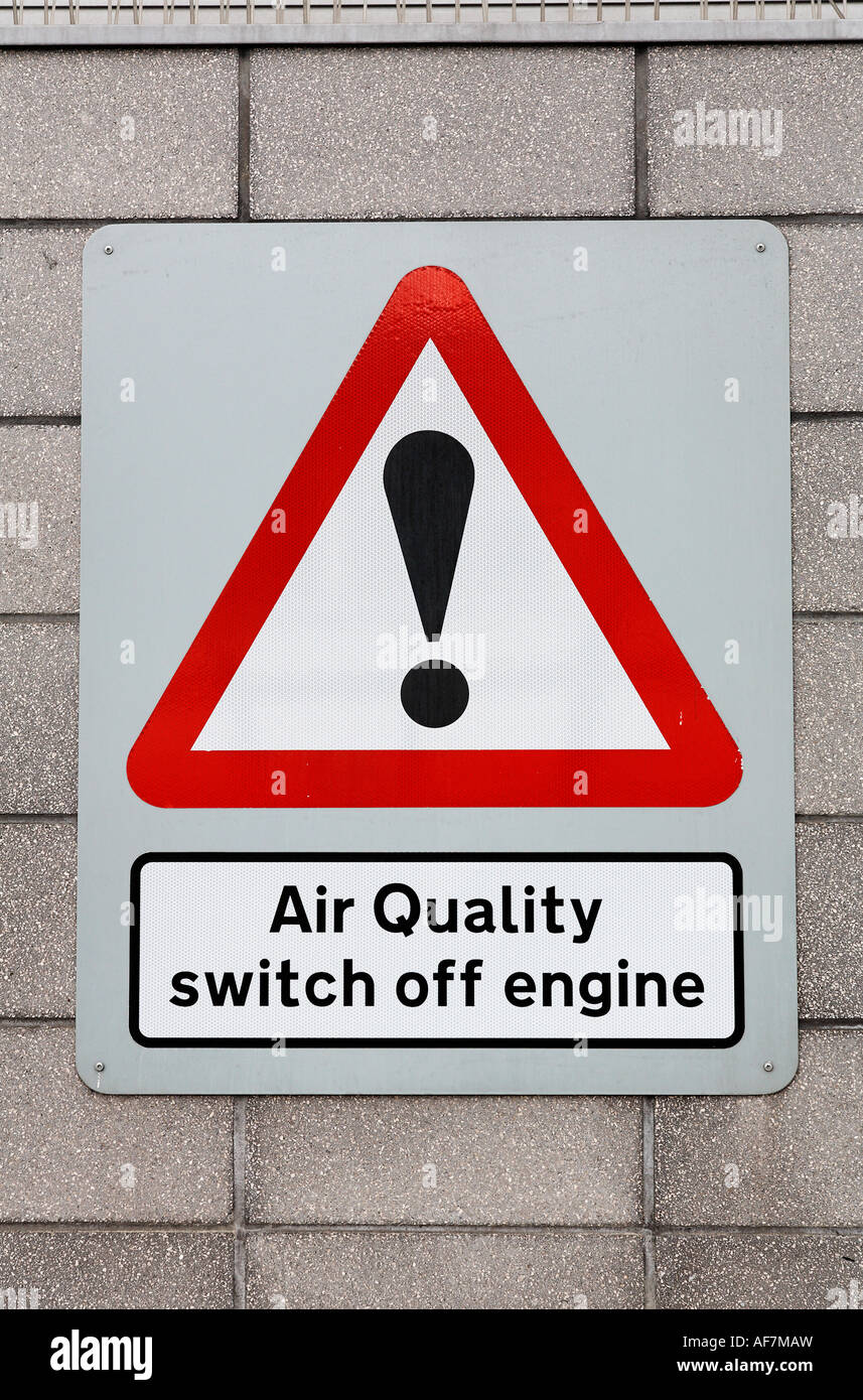 Air Quality warning traffic sign UK Stock Photo - Alamy
