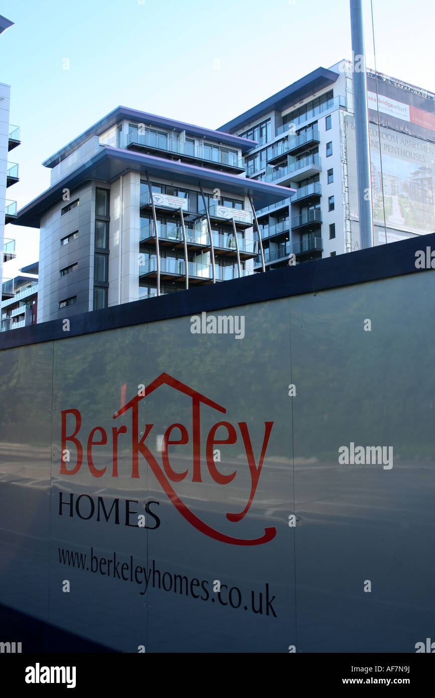 Berkeley Homes Construction Site (Battersea Stock Photo - Alamy