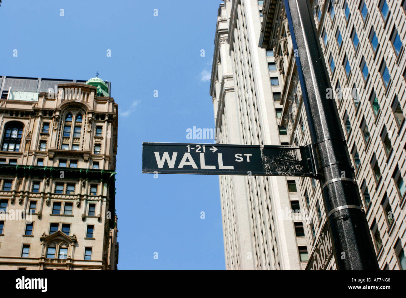 New direction centre hi-res stock photography and images - Alamy