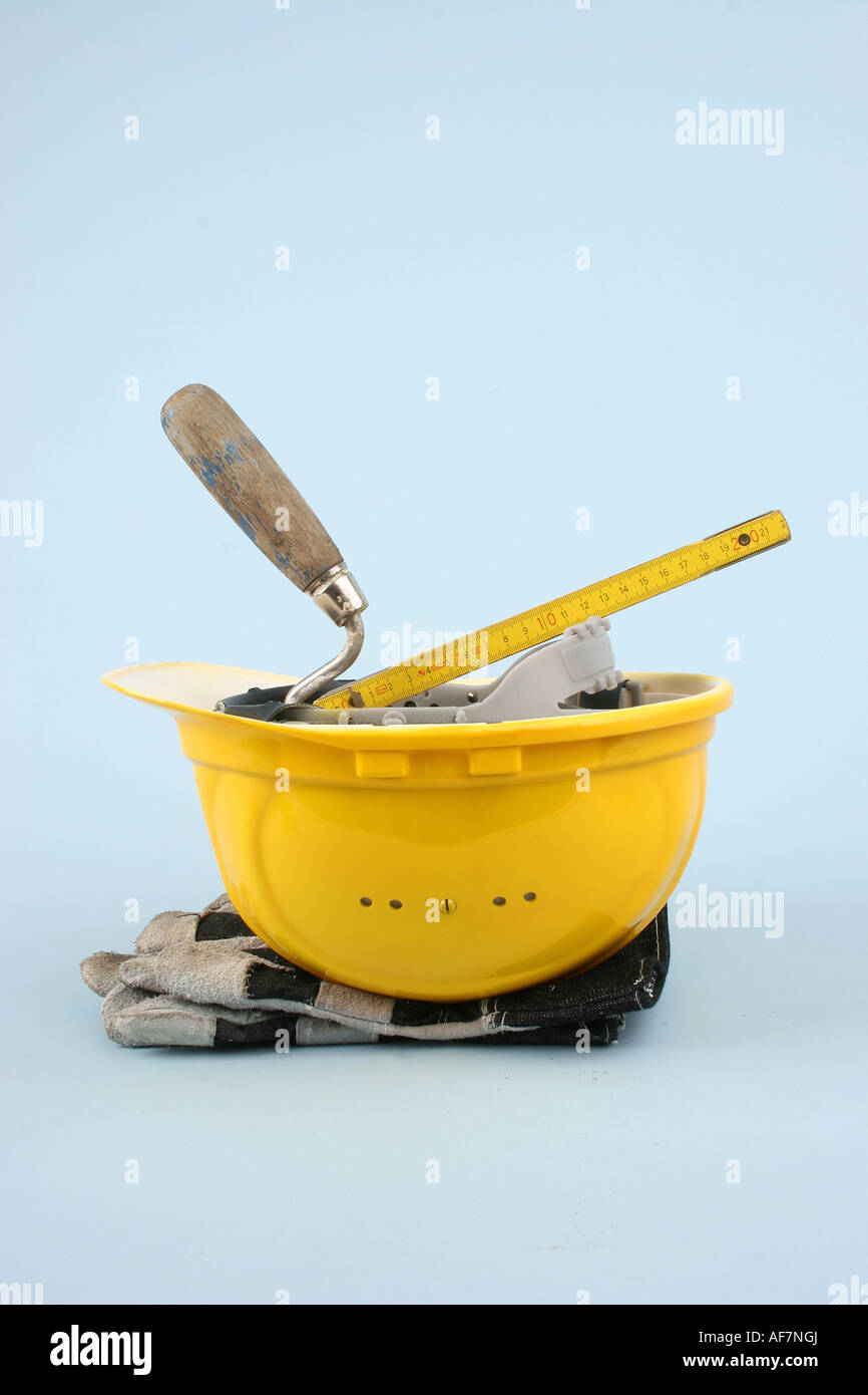 Bricklayers craft hi-res stock photography and images - Alamy