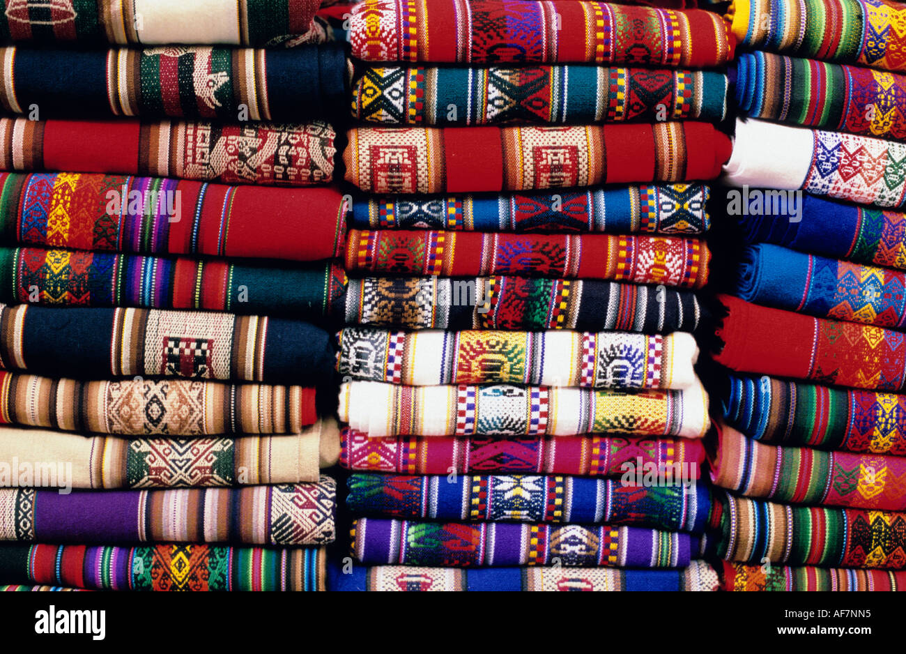 Pisac textiles market hi-res stock photography and images - Alamy