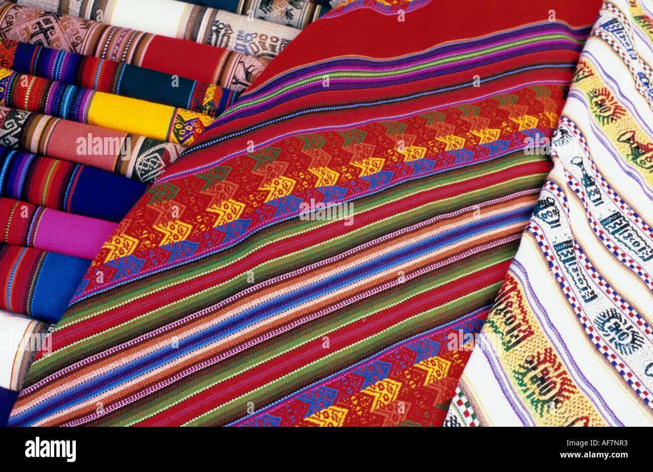 Textiles at Pisac market Peru Stock Photo - Alamy