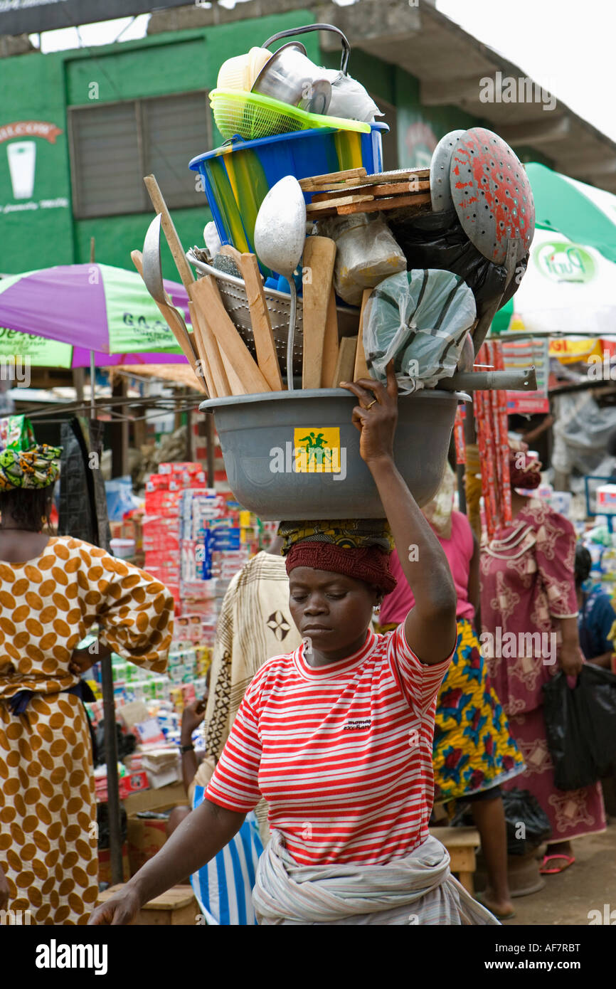 Nigeria Lagos Hawker at marketplace Stock Photo - Alamy