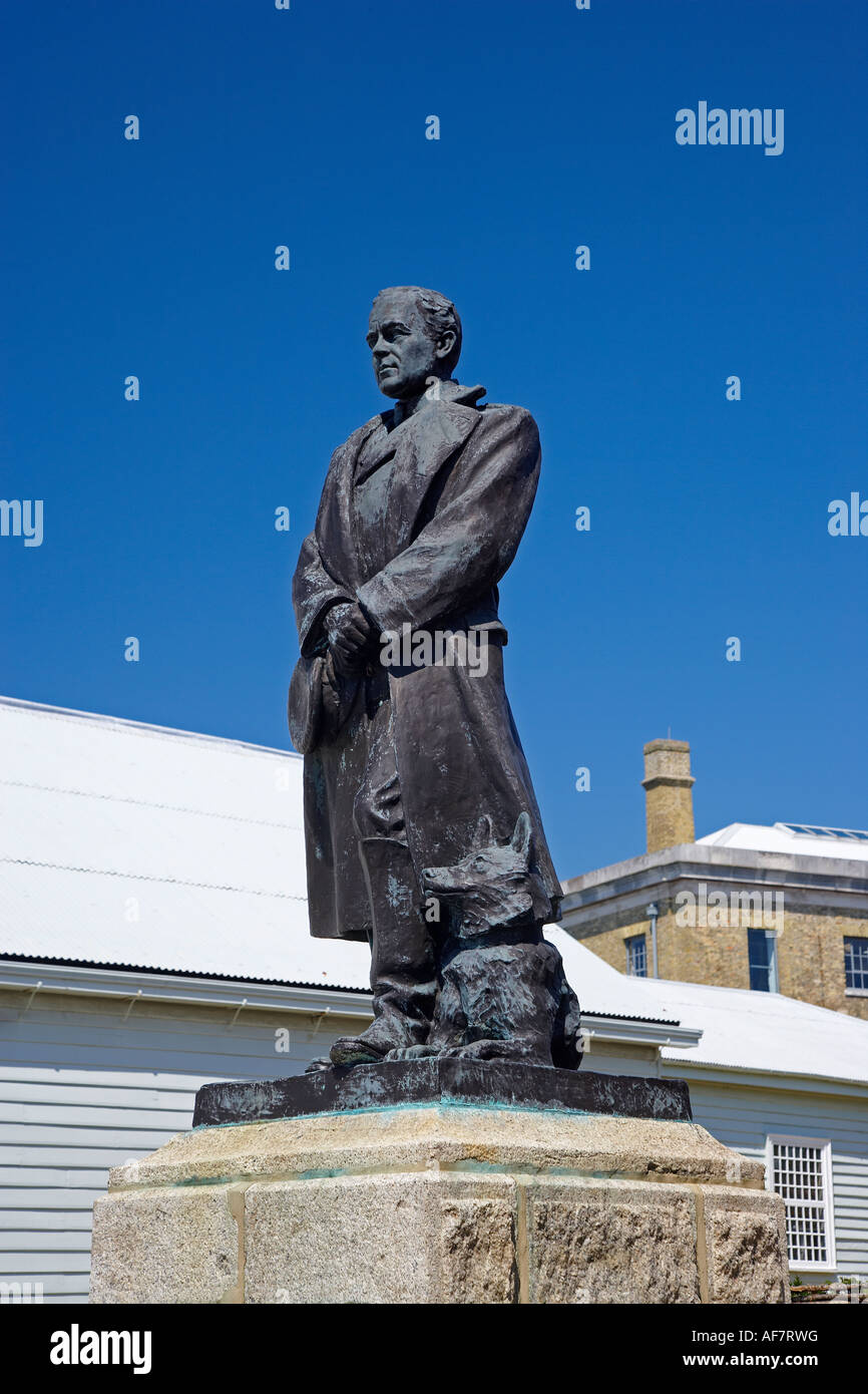 Statue of Captain Scott, Portsmouth Historic Dockyard, Portsmouth ...
