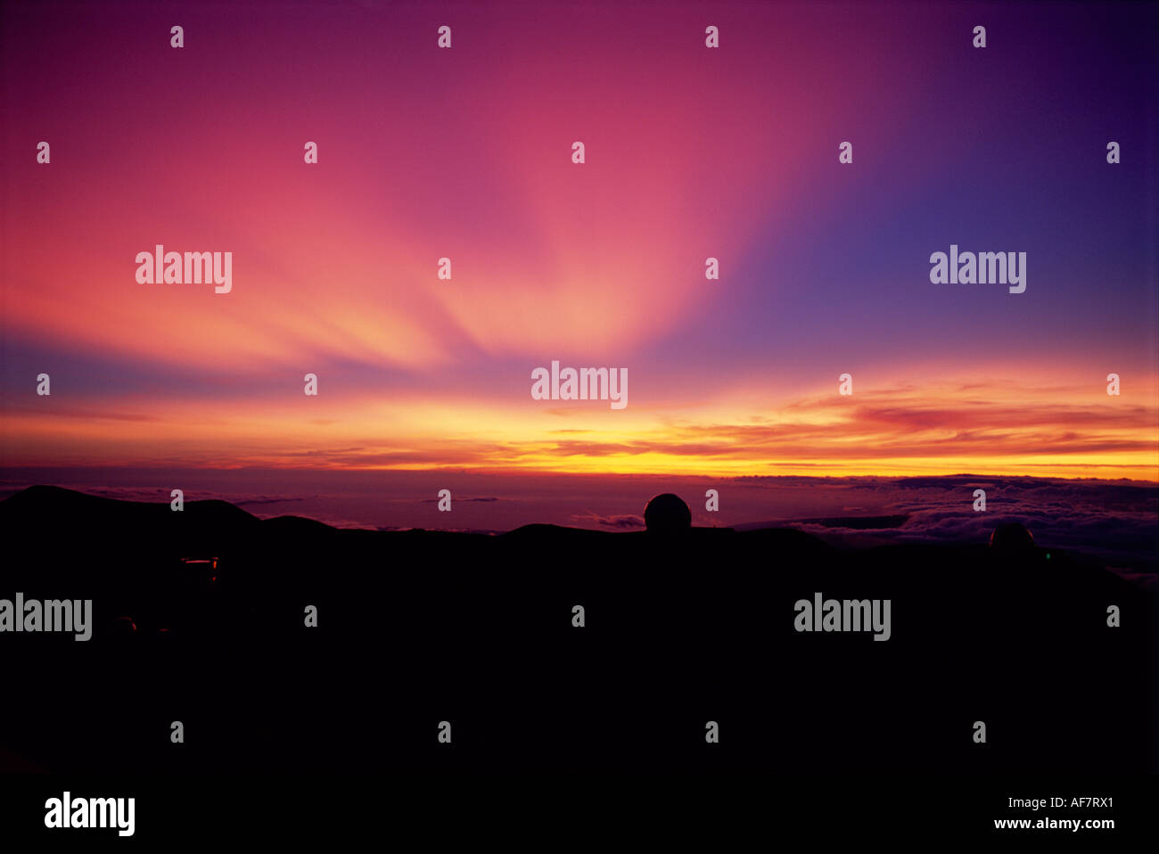 Diverging rays hi-res stock photography and images - Alamy