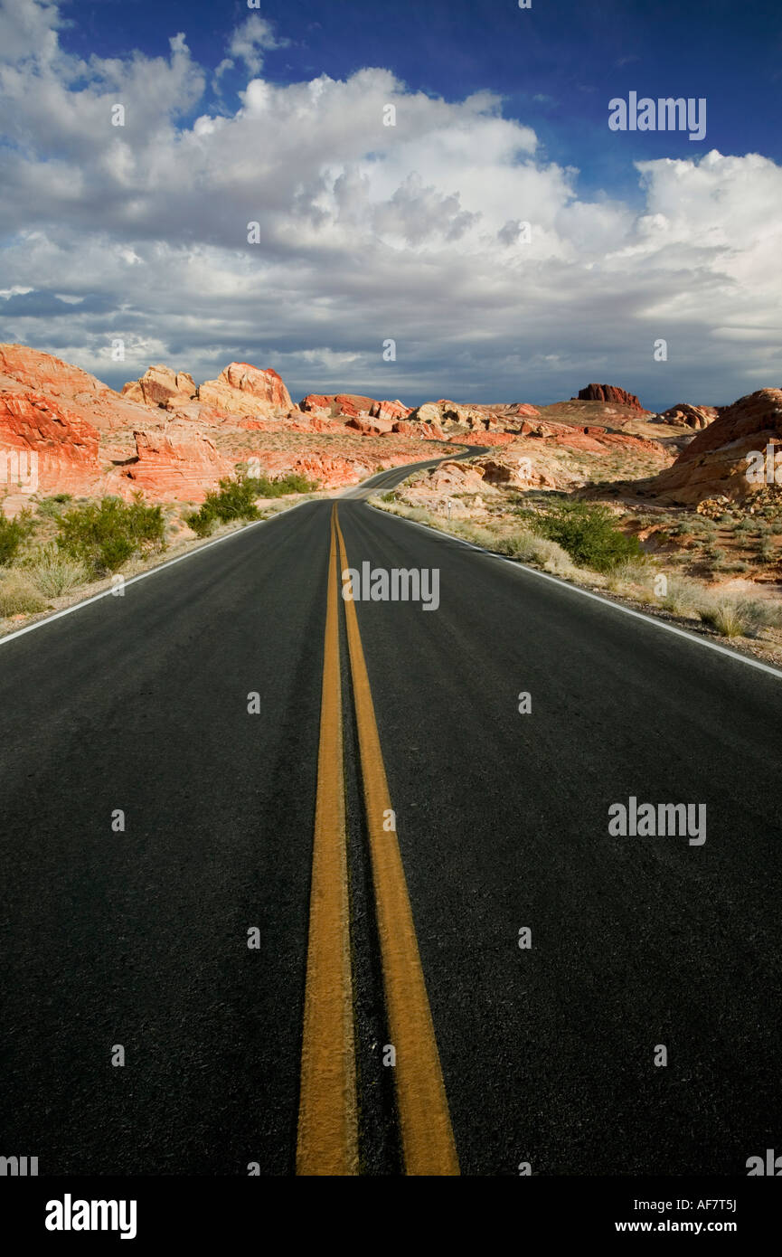 Highway in desert Stock Photo - Alamy