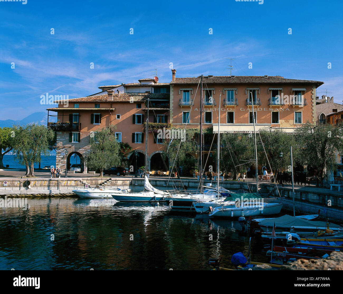 geography / travel, Italy, Lake Garda, Torri Del Benaco, port, lago di ...