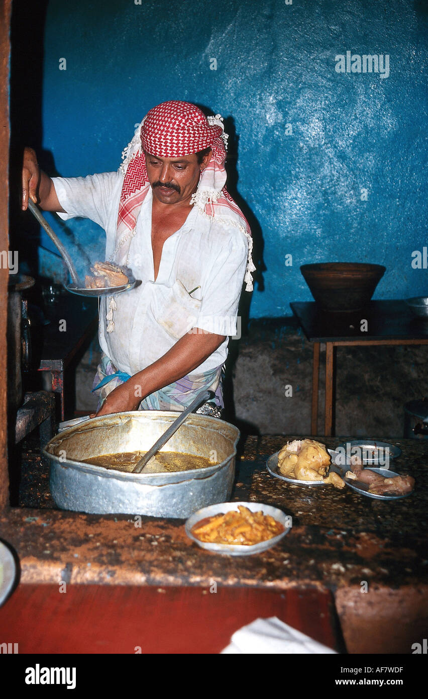 geography / travel, Yemen, people, street cook with cooking pot, Middle ...