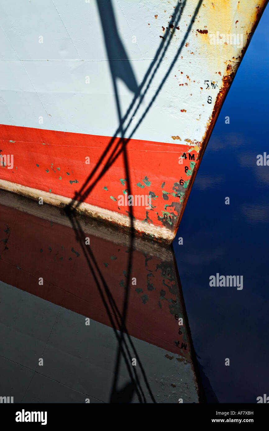 Rusty ships hull hi-res stock photography and images - Alamy