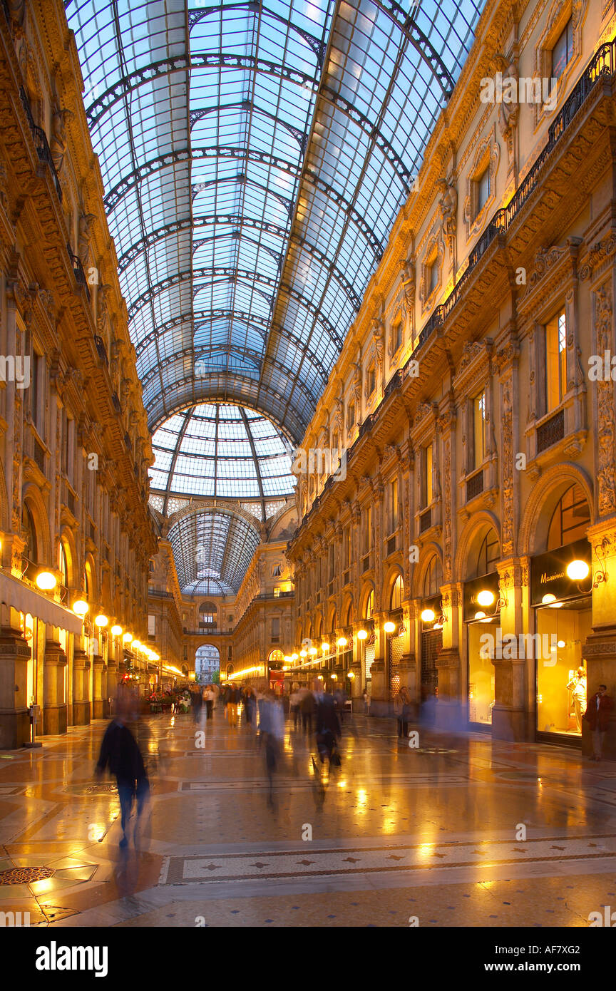 First covered shopping mall hi-res stock photography and images - Alamy