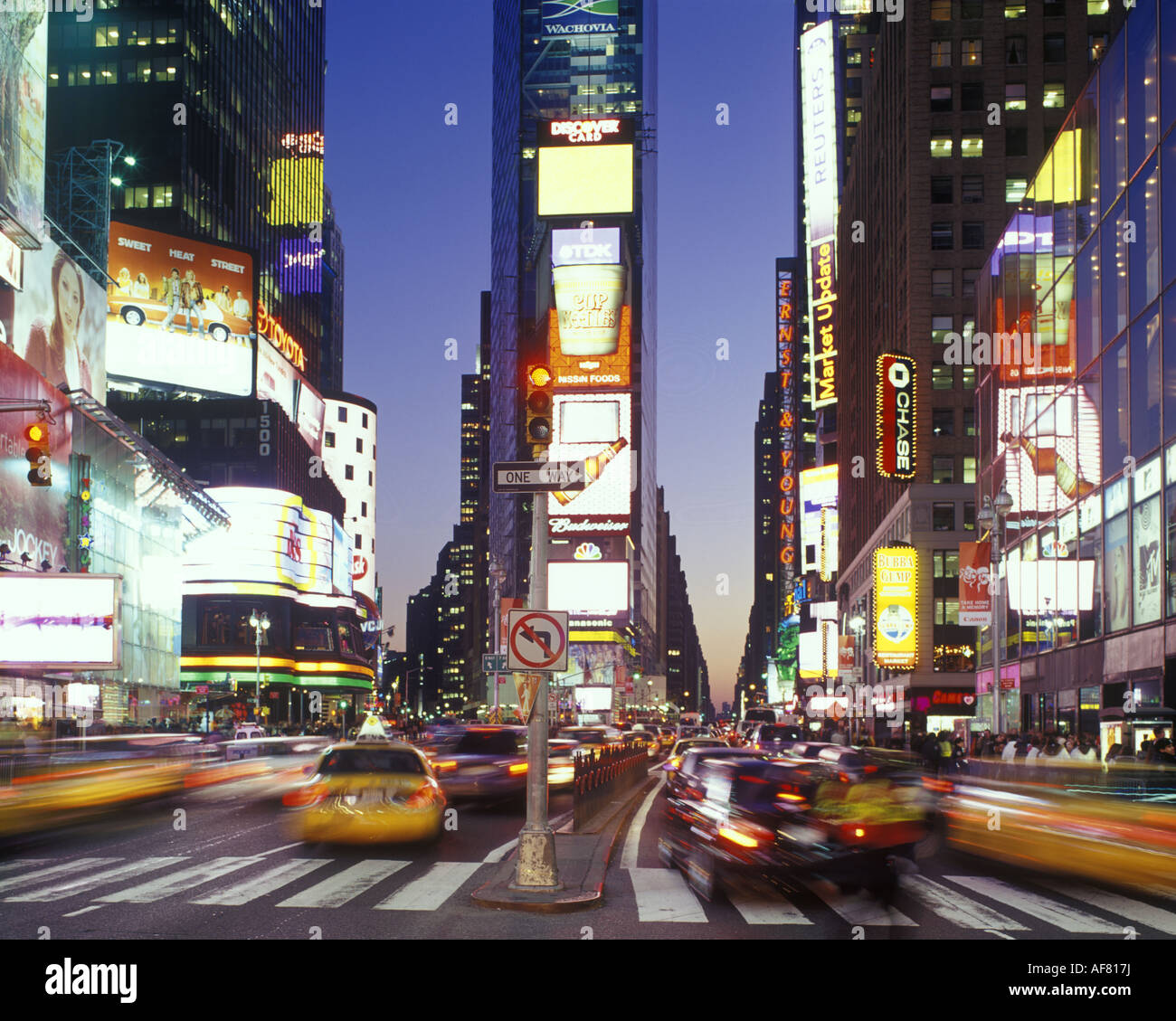 STREET SCENE TIMES SQUARE MIDTOWN MANHATTAN NEW YORK CITY USA Stock ...