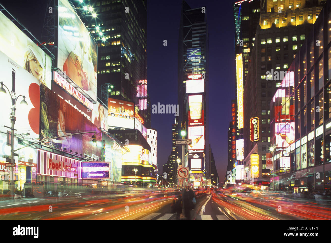 STREET SCENE TIMES SQUARE MIDTOWN MANHATTAN NEW YORK CITY USA Stock ...